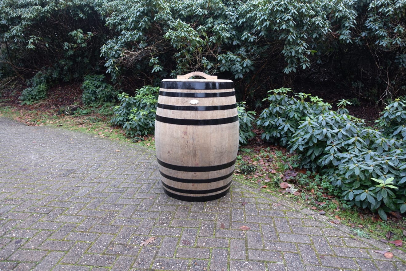 Regenton met zwarte banden en losse deksel 300 liter - rondomton.nl