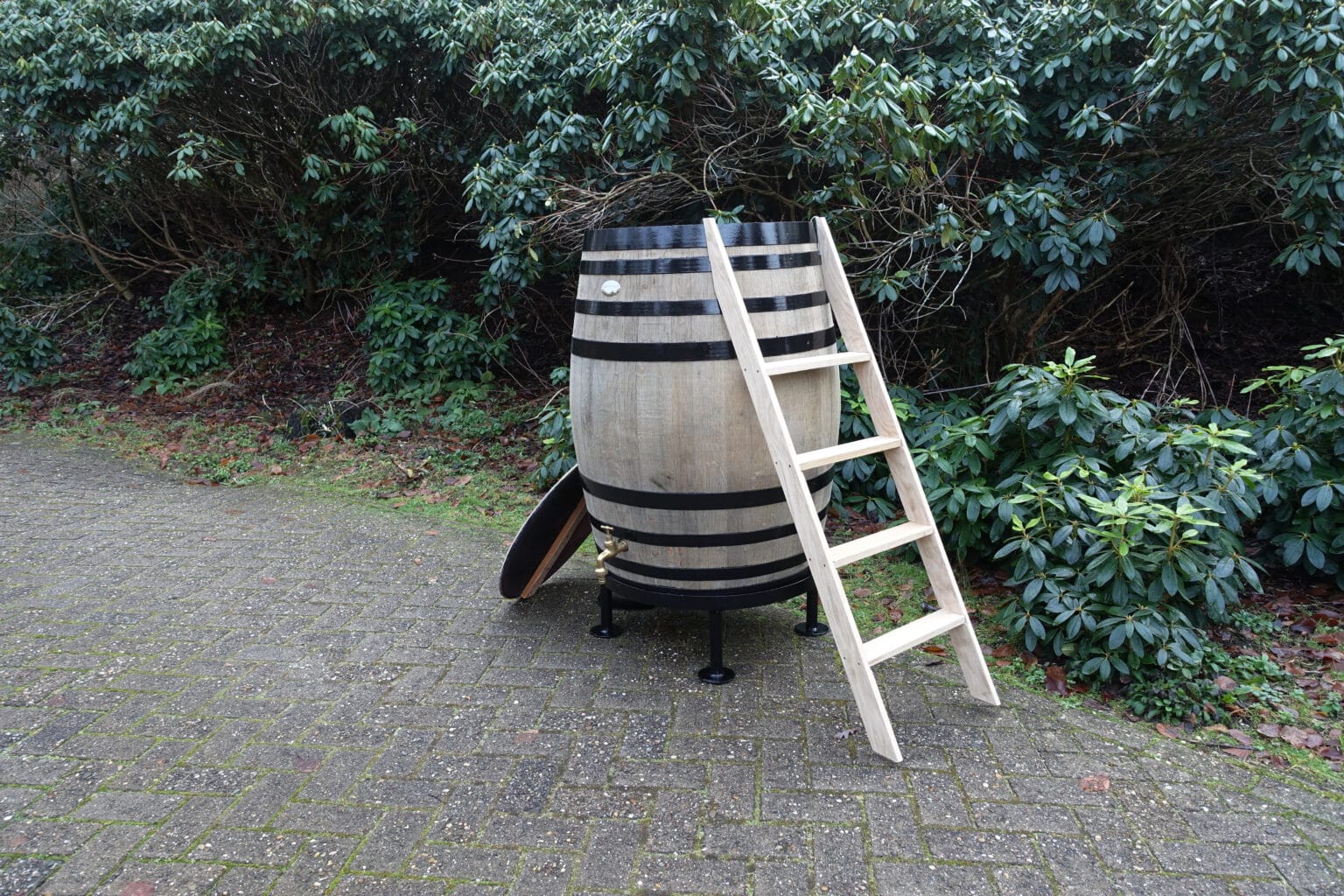 Dompelbad, dompelton (300L) met zwarte banden, messing kraan, zitting ...