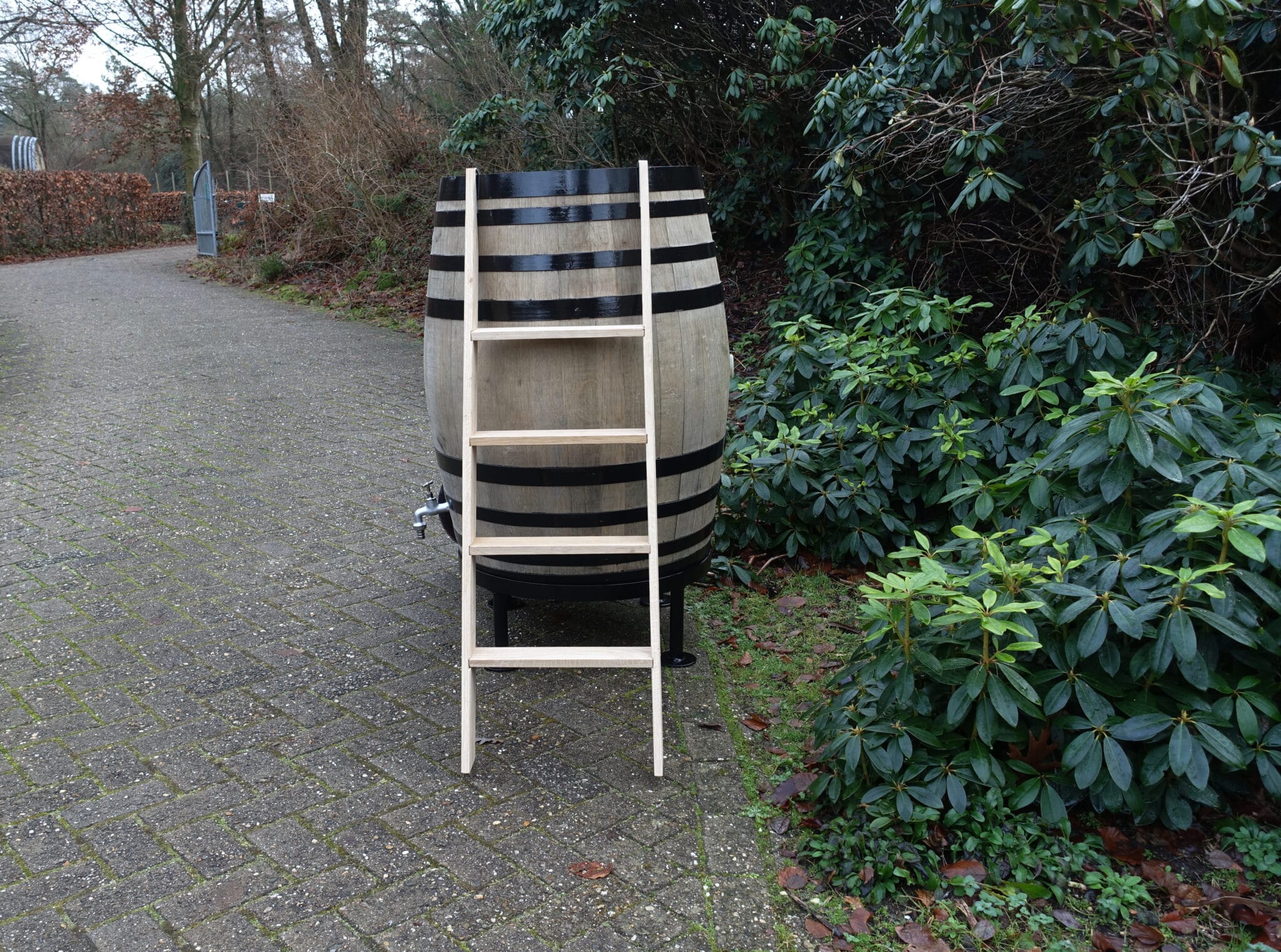 Dompelbad, dompelton (300L) met zwarte banden, chromen kraan, zitting ...