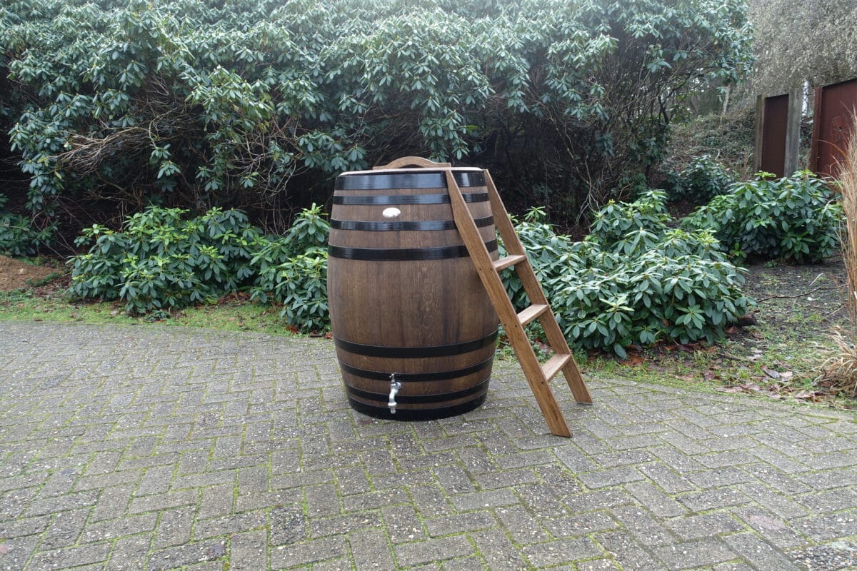 Dompelbad, Dompelton (300L) met losse deksel, zwarte banden en hout ...