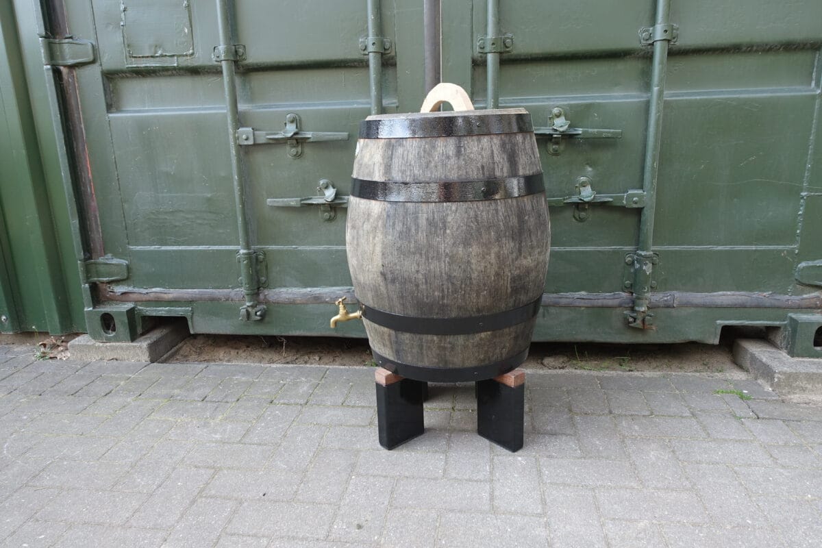 Eiken ton 'Old look' met kraan, hout/zwart ijzeren verhoger (64L ...