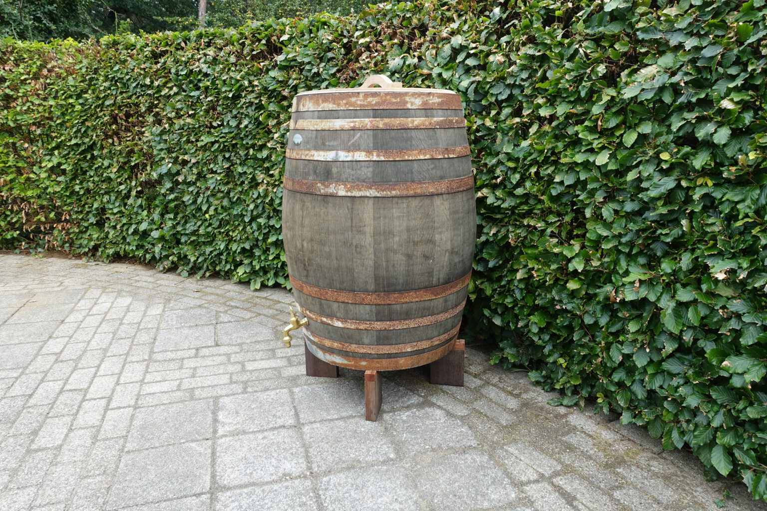 Regenton met kraan en hout/ijzeren regenton voet, 300 liter, robuuste ...